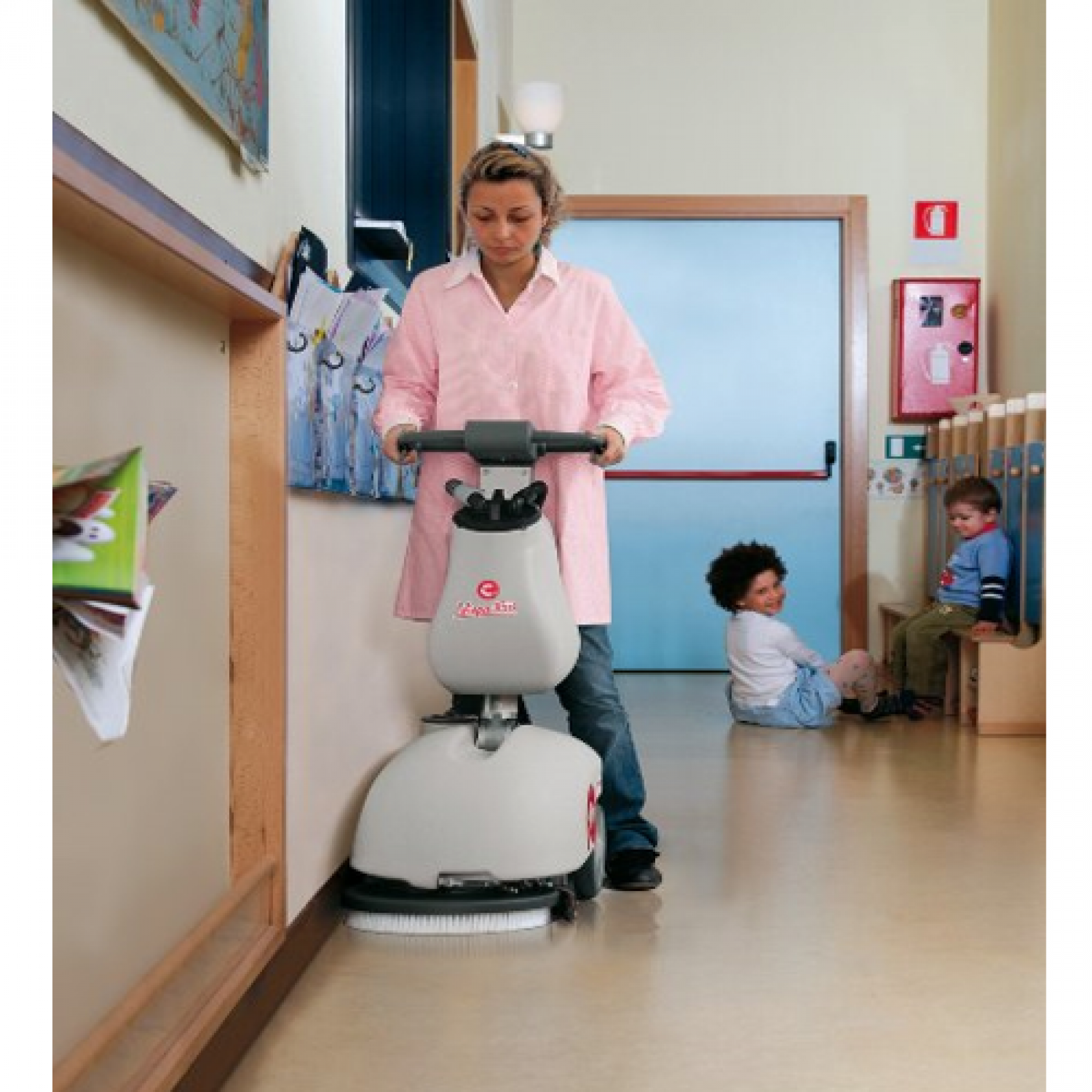 Masina de spalat pardoseli Comac Vispa 35B